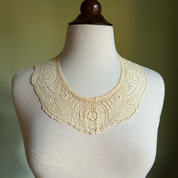 Antique | Accessories | Antique Floral Medallion Lace Collar Salvaged ...
